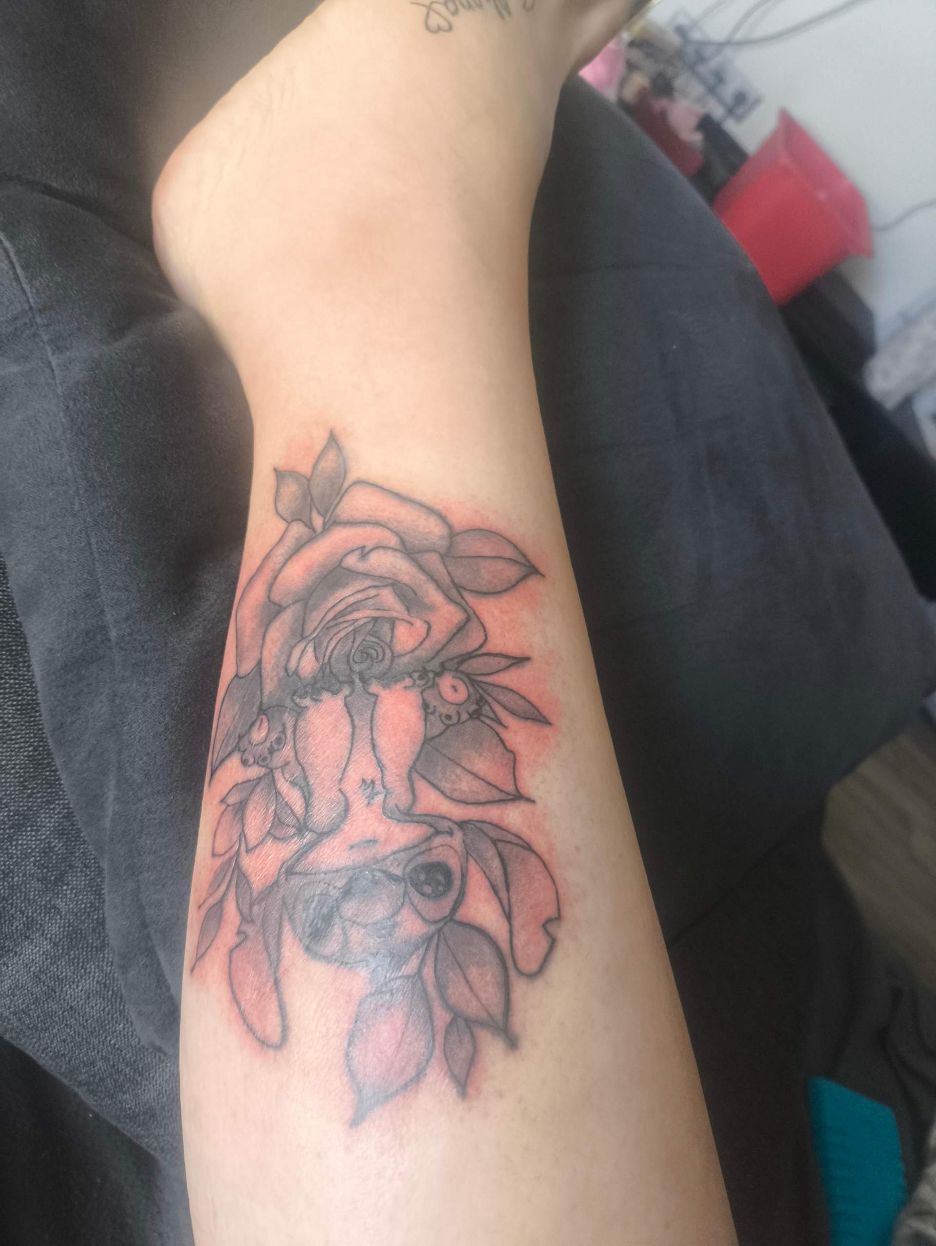 Tattoo 3 Tage alt sehr rot?
